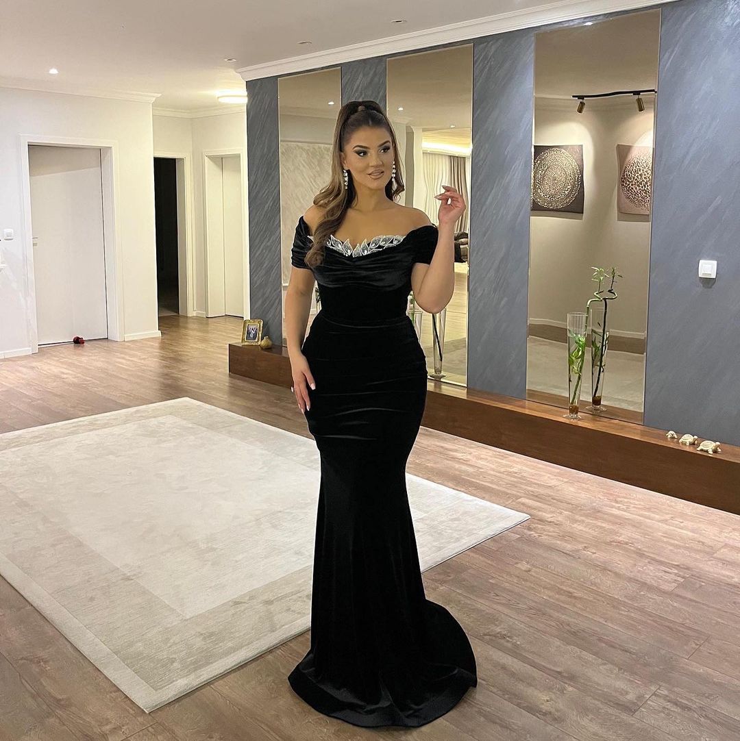 Elegant Floor Length Sweetheart Off The Shoulder Black Mermaid Prom D
